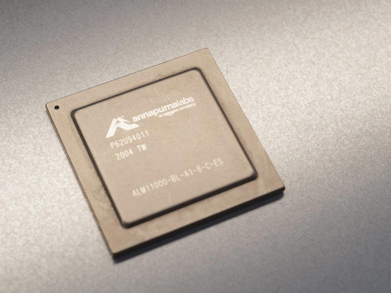 Amazon strikes $6 billion deal with Snowflake for its agentic computing ...