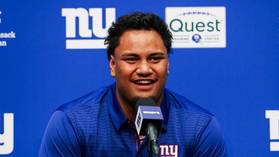 Giants lock up Francis Mauigoa on rookie deal as position switch begins