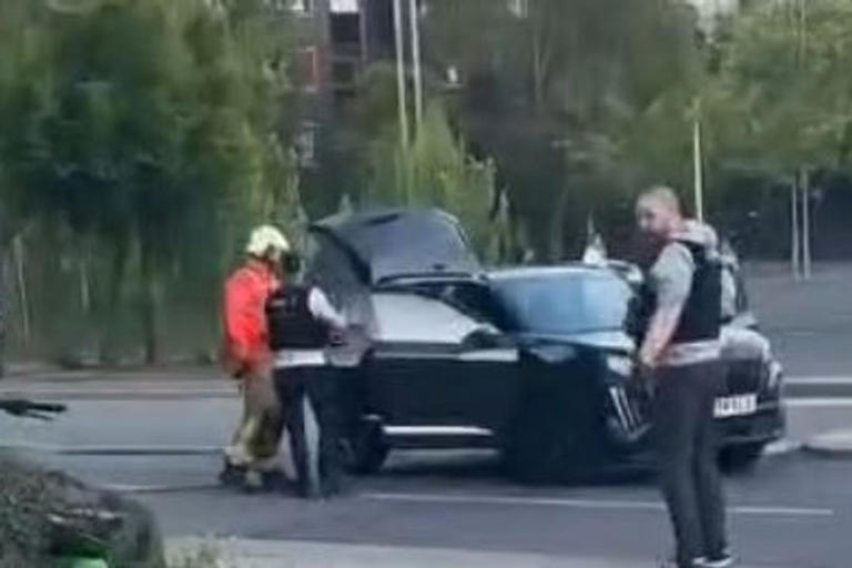 Armed police cordon off area in Salford as car searched in 'suspected ...