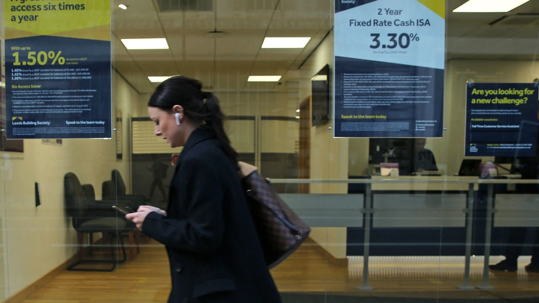 Cash ISA rates hit 4.76% as savers urged to act