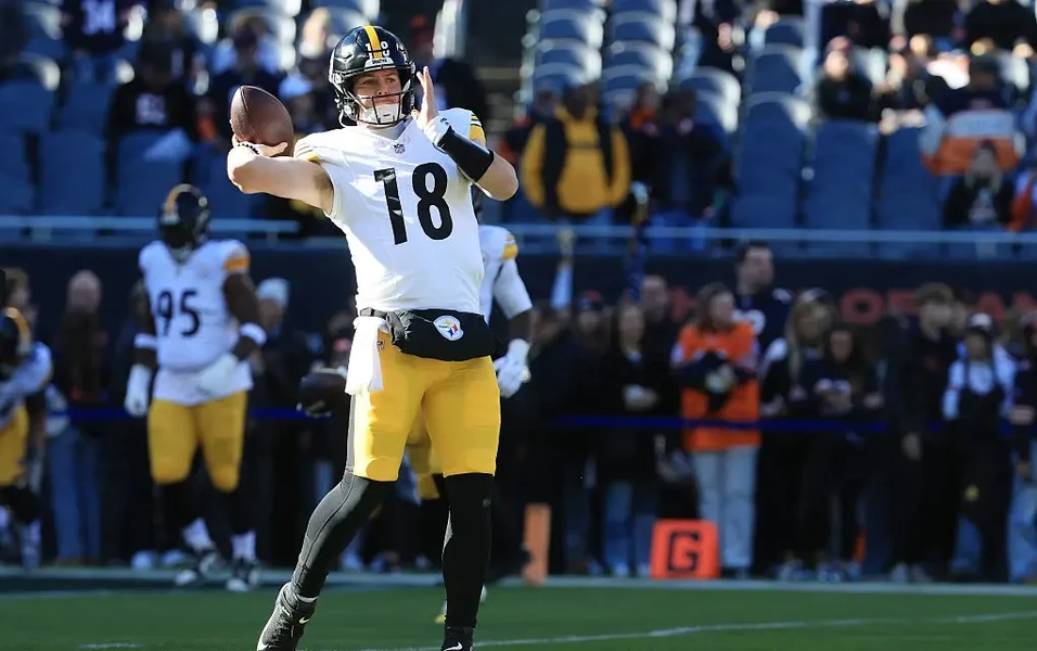 McCarthy's hands-on QB rebuild draws praise and concern in Pittsburgh