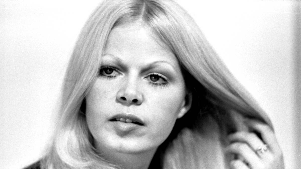 Sally Struthers, 78, is still a blonde TV icon in rare social media ...