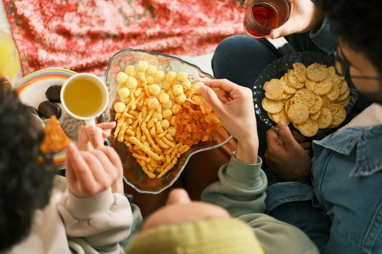 State of the plate: Snacking between meal frequency trends up while ...