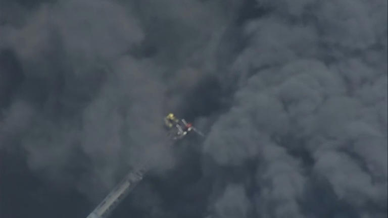 Shelter-in-place expires after massive auto shop fire in South Gate ...