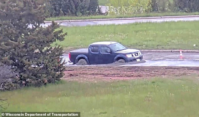 Idiot truck driver learns costly lesson after physically removing 'road ...