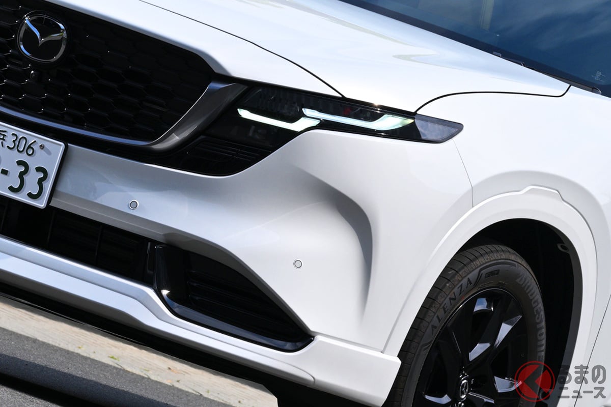 マツダ新型「クロスオーバーSUV“お洒落仕様”」発売！ 3つの異なる「専用デザイン」＆“ピカッと光る内装”を設定！ “9年ぶり全面刷新”の ...