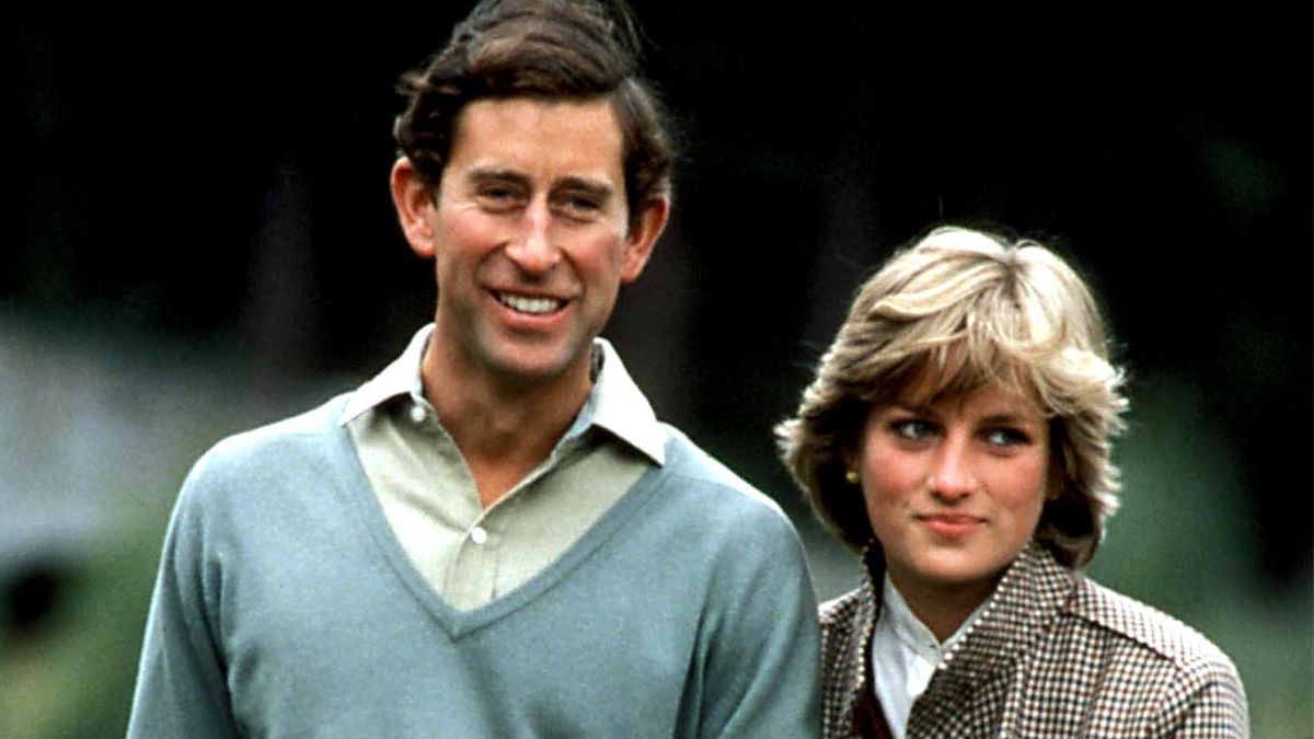 Princess Diana thought joining the royal family was like 'playing with ...