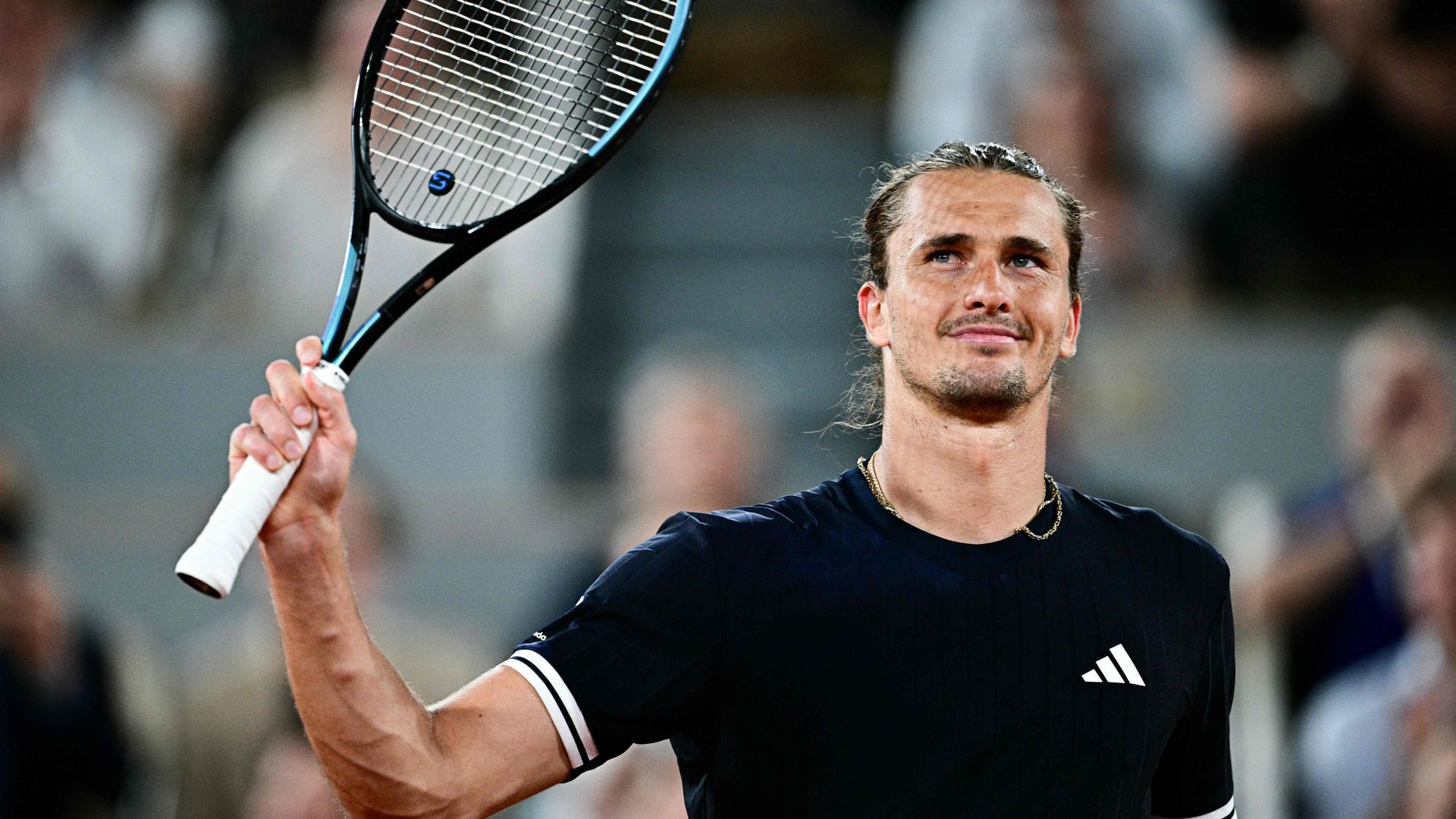 French Open 2026: Alexander Zverev in Runde drei, Eva Lys unter Tränen raus