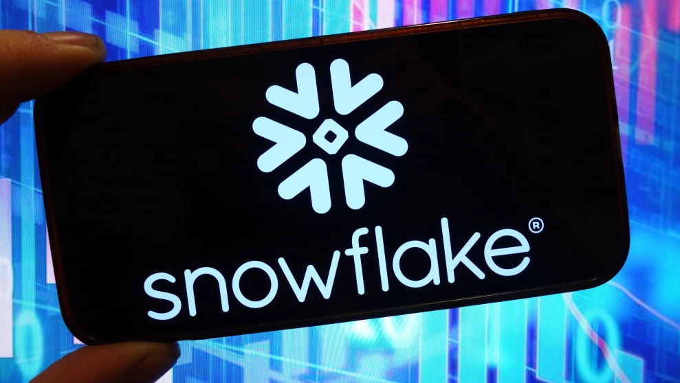 Snowflake jumps over 30% on earnings beat, AWS deal, AI push