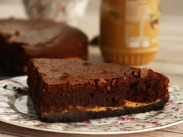 Fıstık ezmeli ve Oreo bisküvili brownie
