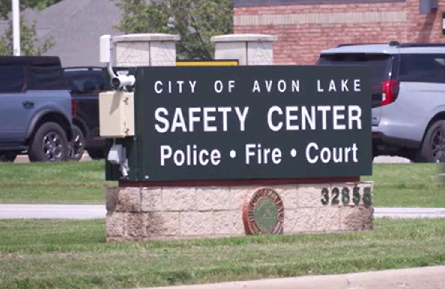 Cat shot with pellet gun in Avon Lake, police searching for suspect