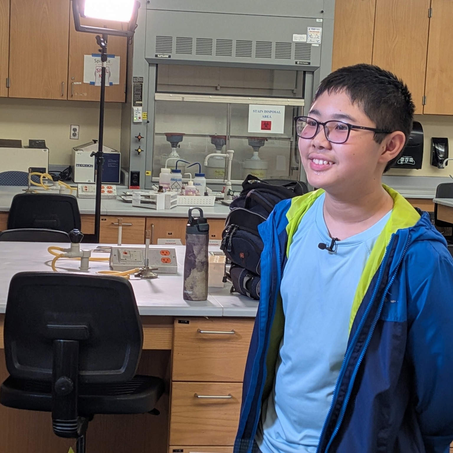 12yo Vietnamese-American graduates top of US college class with perfect GPA