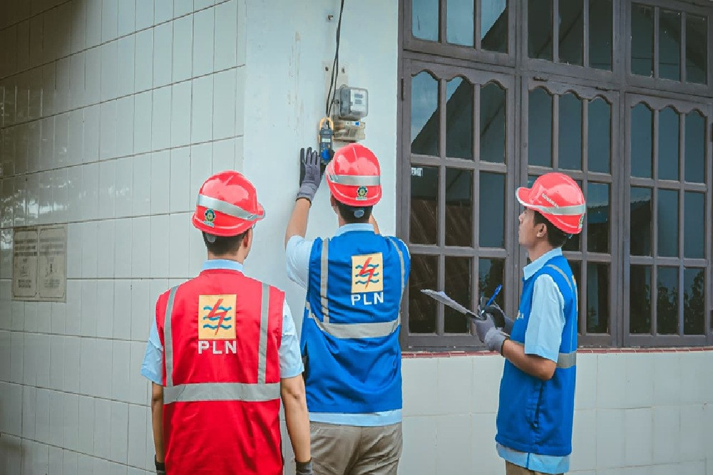 PLN Sulselrabar jamin listrik aman selama libur Iduladha, siagakan ...