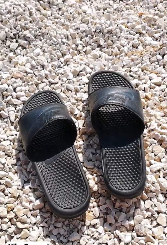 Nike Benassi slide all black