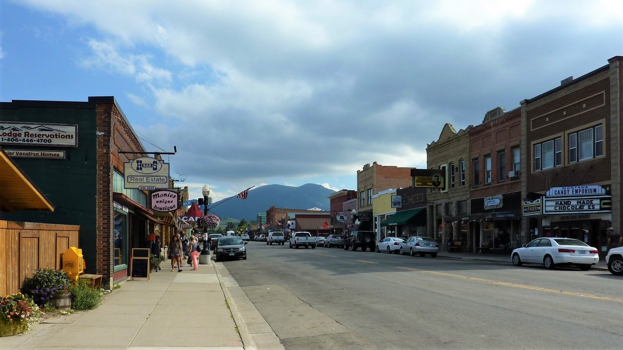 America’s most beautiful drive has no guardrails, no gas, and 11,000 ...