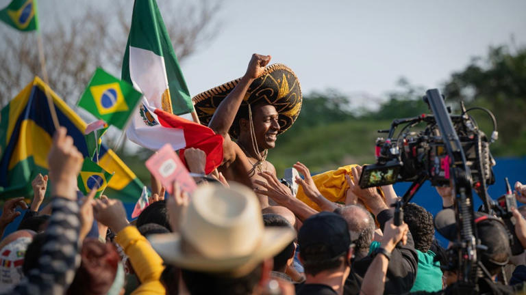 O dia que fiz Pelé chorar no set de Brasil 70 - A Saga do Tri e ...