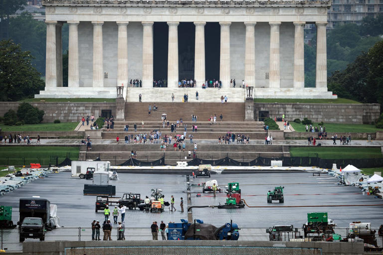 Contractor fixing Reflecting Pool earning 'excessive' profit: report