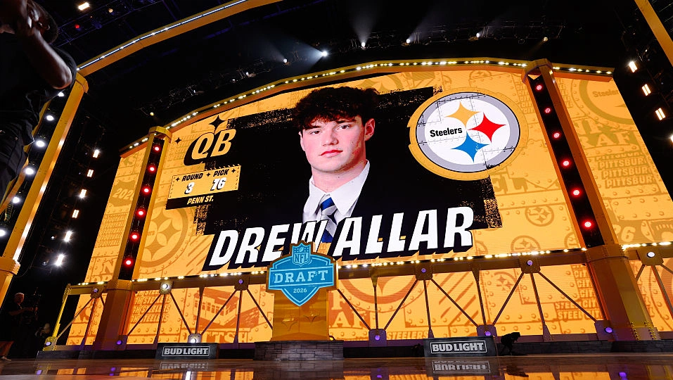 McCarthy's hands-on QB rebuild draws praise and concern in Pittsburgh