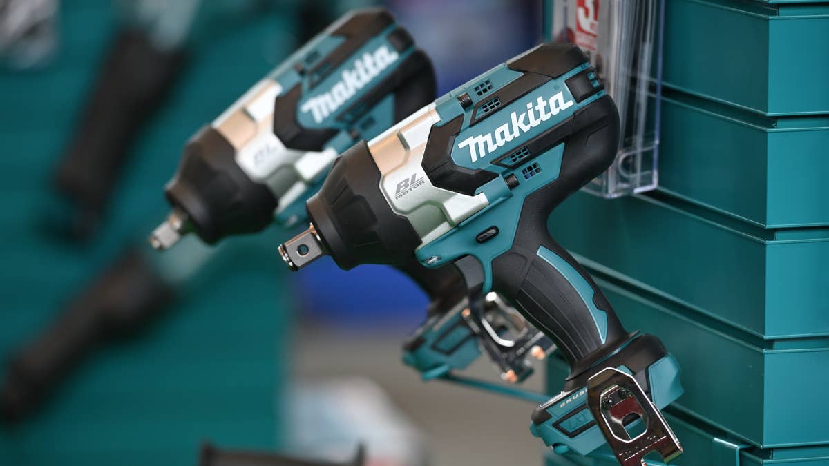 Makita’s heavy-duty 35-piece bit set is only $15 at Amazon