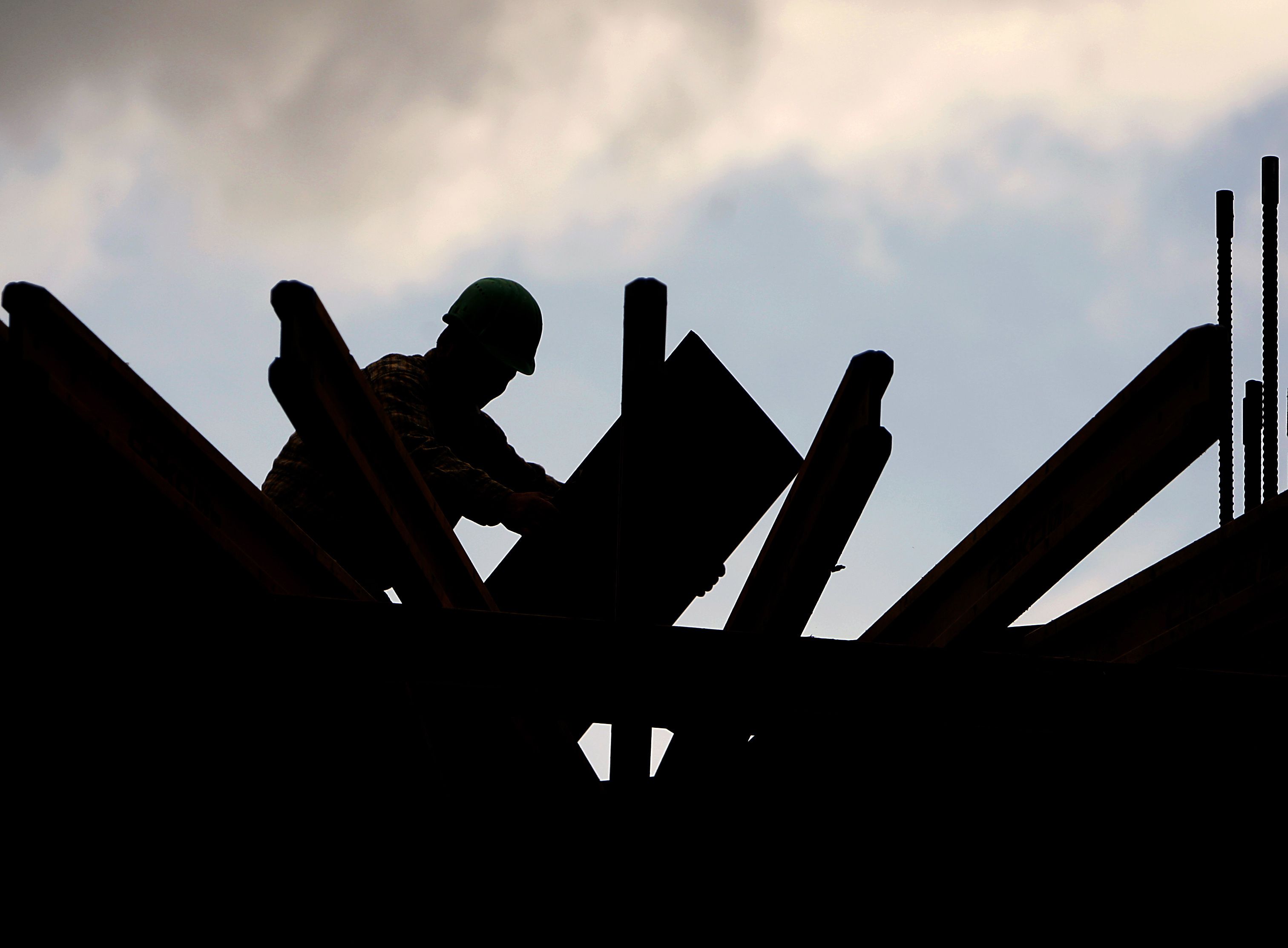 Arbeitsmarkt: Stellenabbau verlangsamt sich im Mai – schwierige Lage in ...