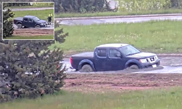 Idiot truck driver learns costly lesson after physically removing 'road ...