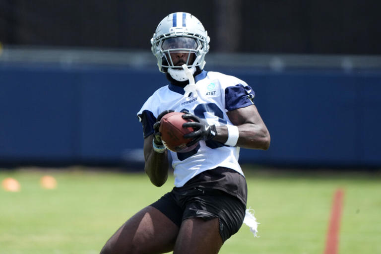 Former Super Bowl champion wide receiver suddenly retires at 28