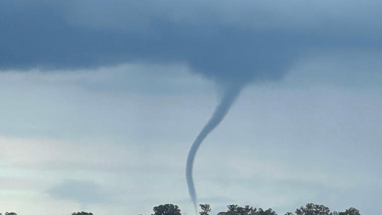 Weather enthusiasts spot rare cloud feature in regional Victoria