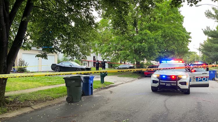 2 dead following east Columbus stabbing