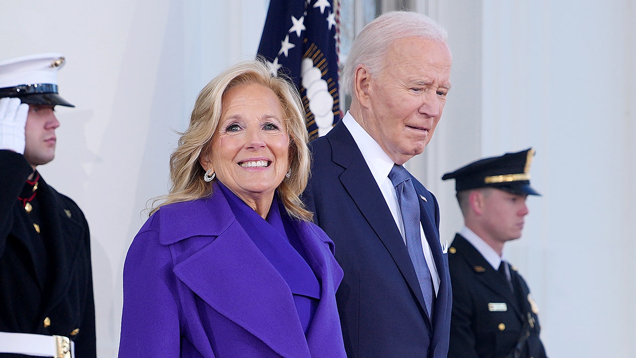 Biden crashes Jill’s book tour with awkward 'love' question that leaves ...