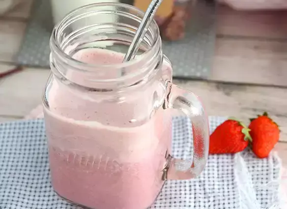 Milkshake vegan aux fruits rouges