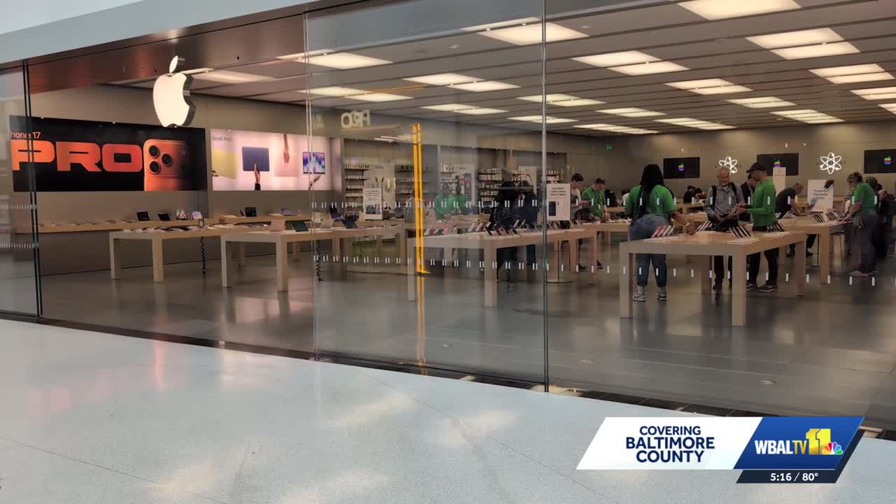Apple hit with unfair labor practice charge amid store closure