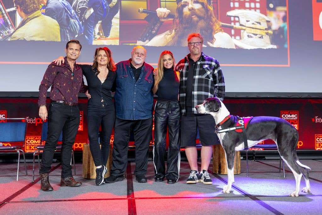Starship Troopers' Denise Richards and Casper Van Dien reunite as co ...