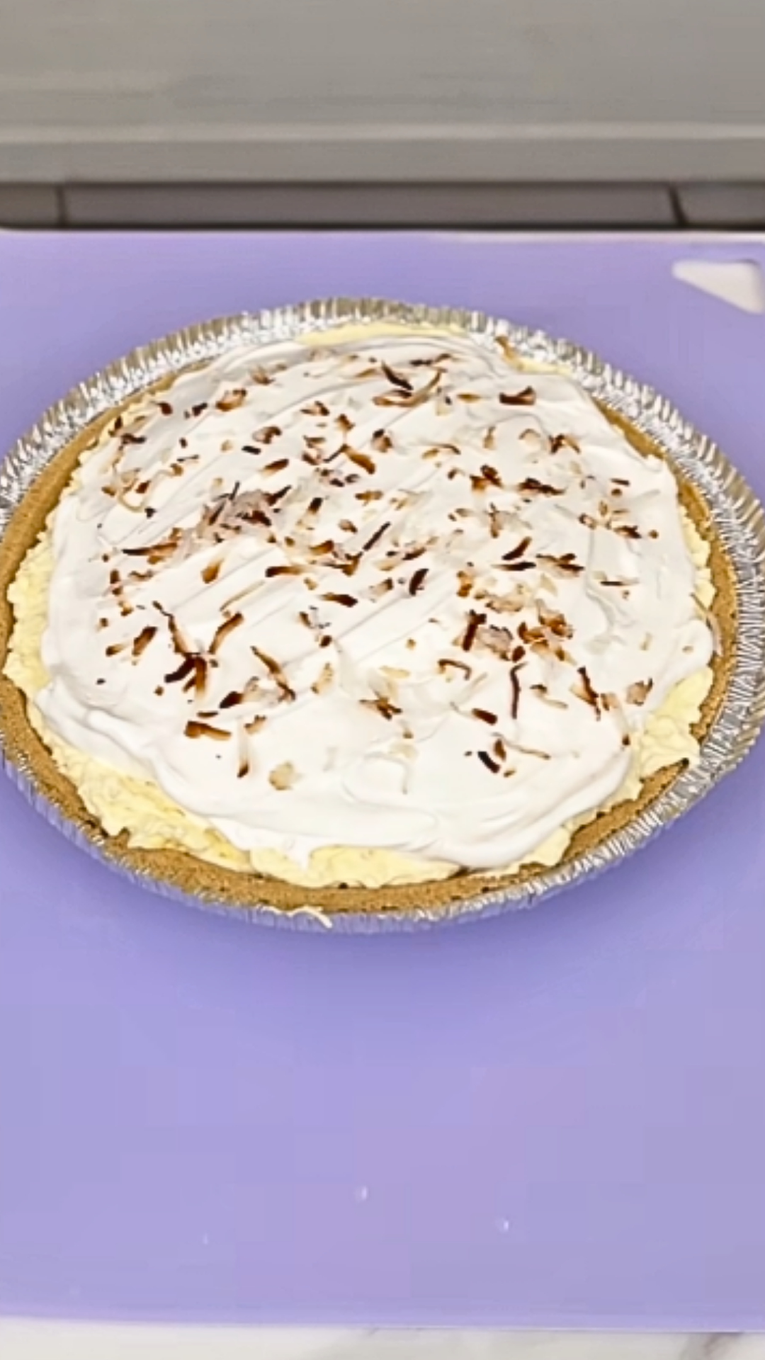 No bake pineapple coconut cream pie
