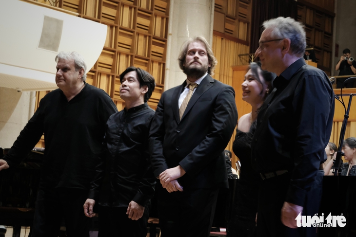 Bốn cây đàn piano cùng xuất hiện trên sân khấu Turandot concert