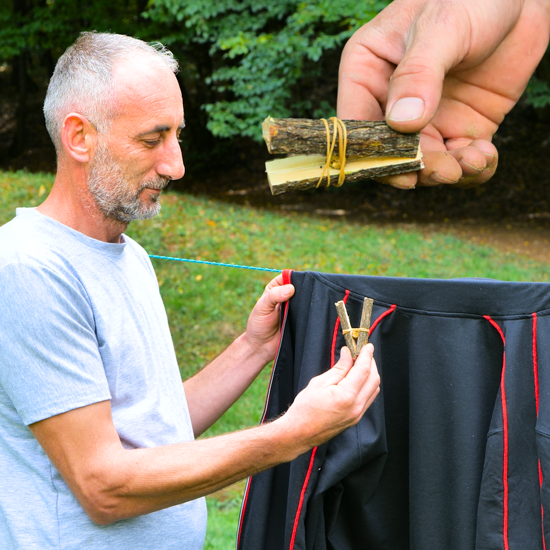 DIY clothespins with a stick and rubber band