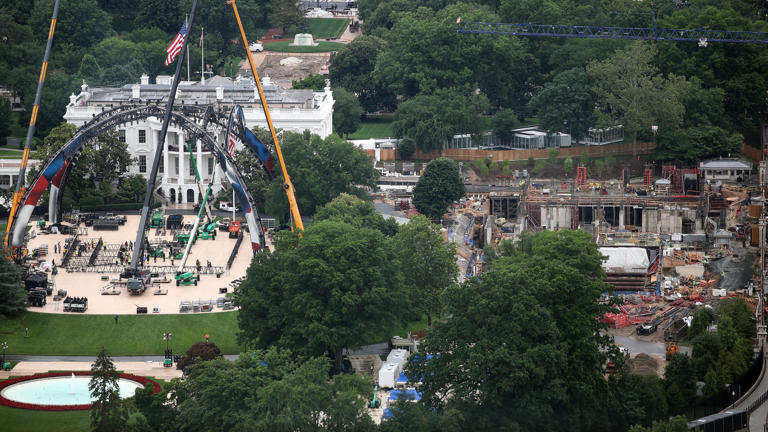 Obama speechwriter Jon Favreau says he was mistakenly invited to White ...