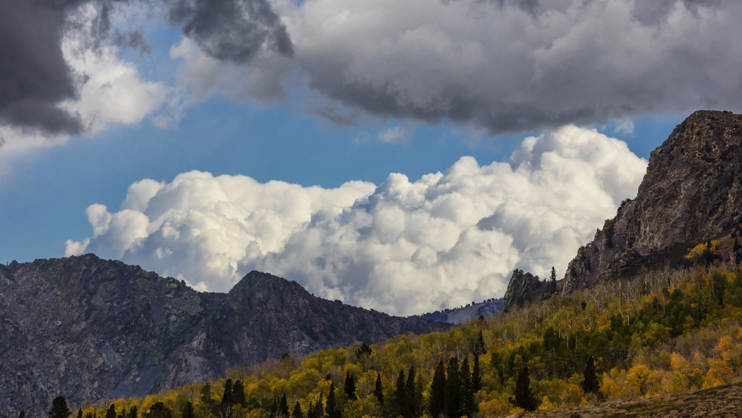 Late-May snowstorm closes Yosemite’s Tioga Road and Sierra passes