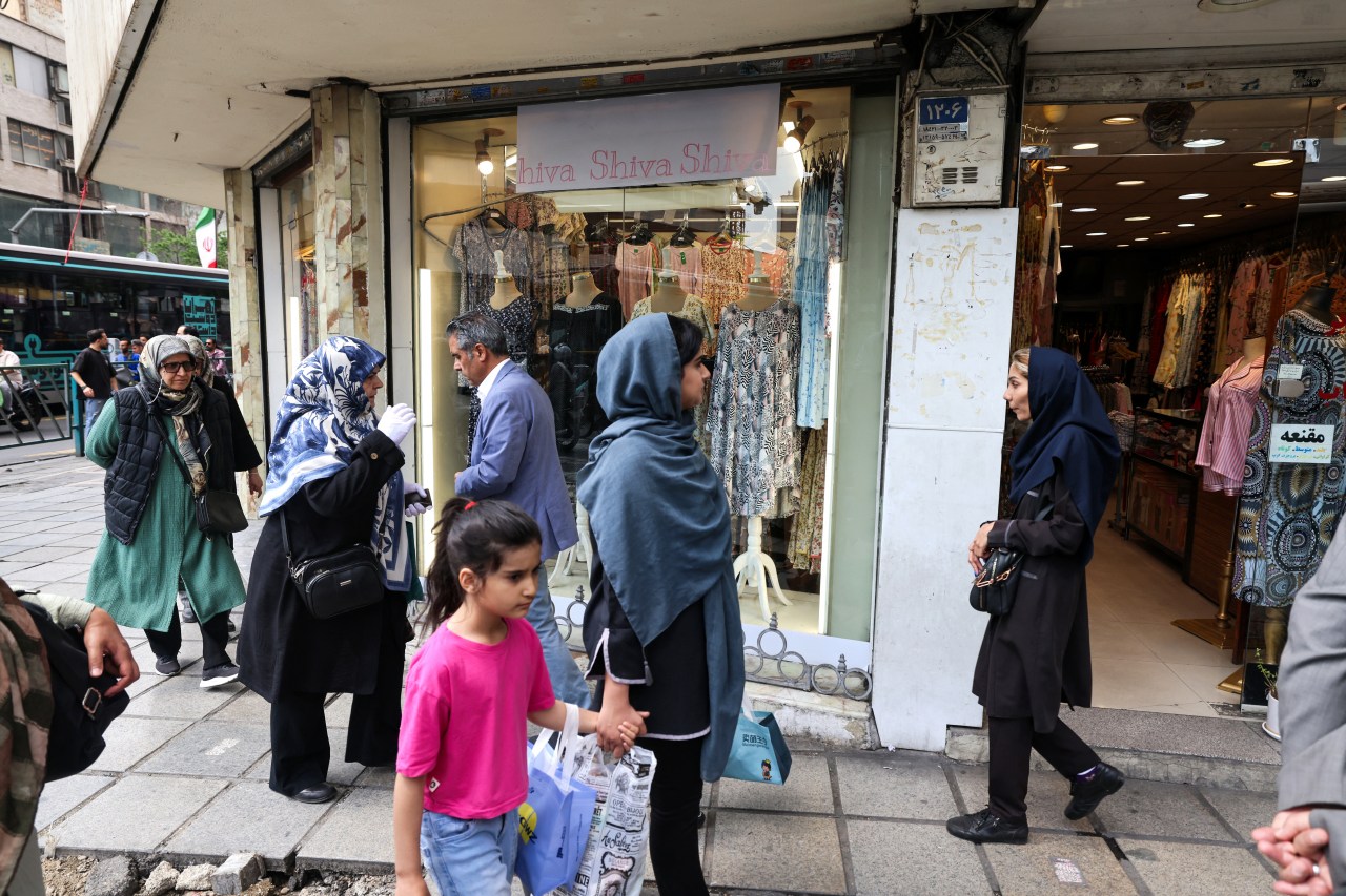 How long can Iran withstand the economic pain of the US blockade?