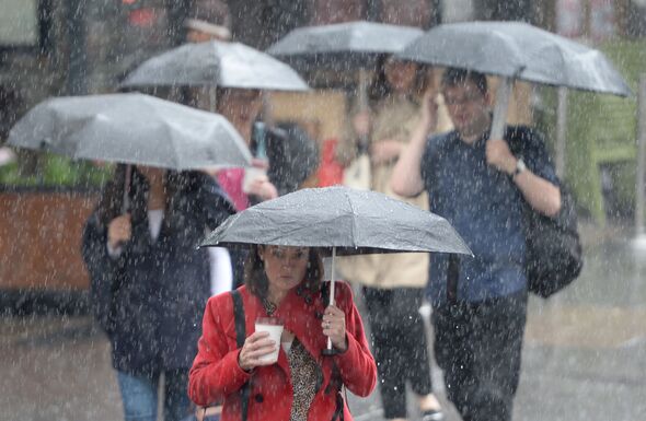 UK weather maps show exact date 500-mile rain bomb hits - 15 wettest cities
