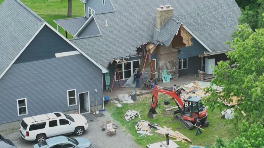 Pittsburgh-area man accused of tearing down home with excavator after ...