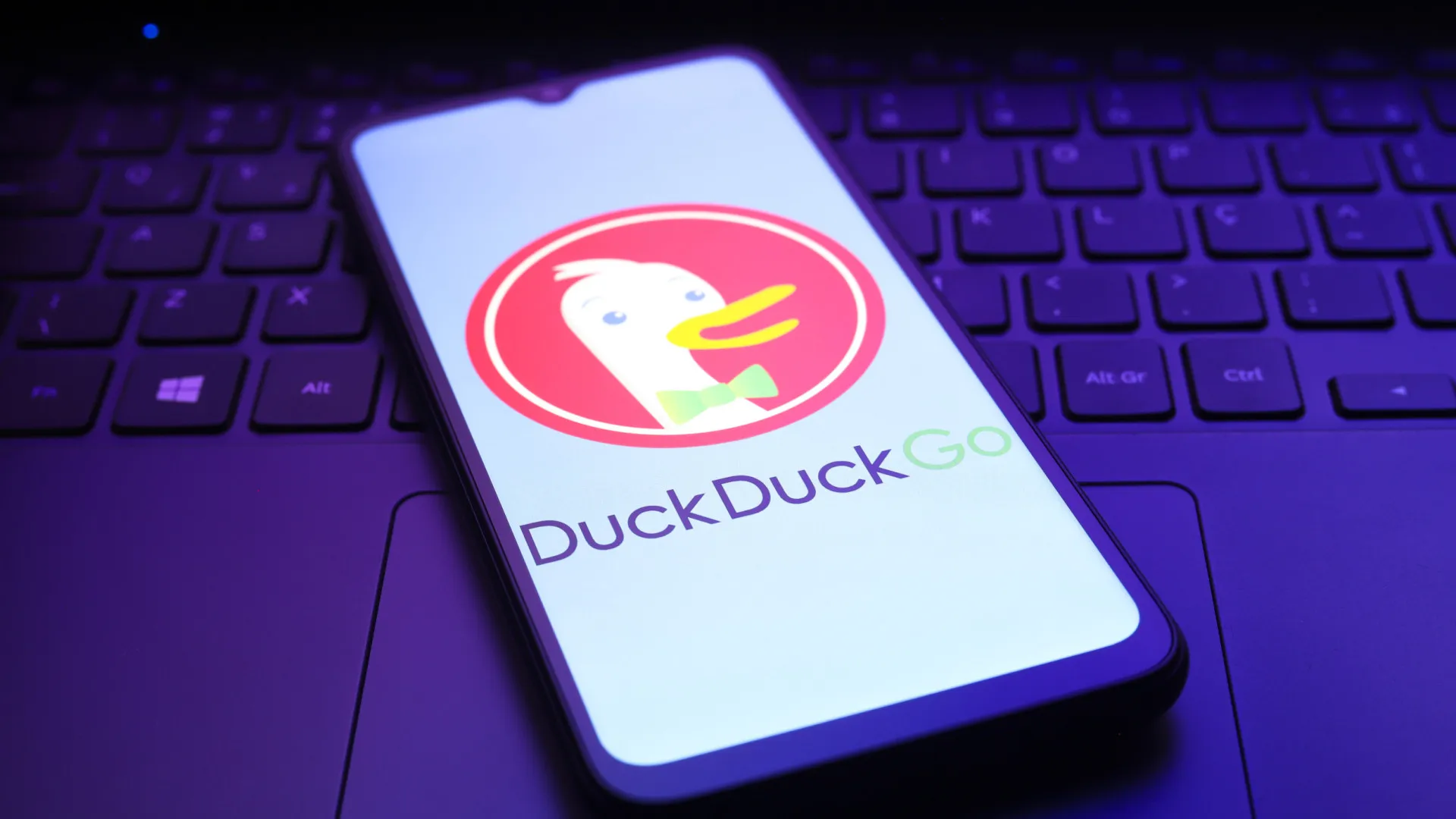 DuckDuckGo com pico de popularidade após anúncio de mais IA no Google
