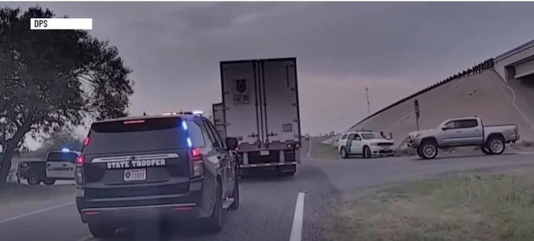 DPS finds 20 people hidden in truck cab during I-35 traffic stop