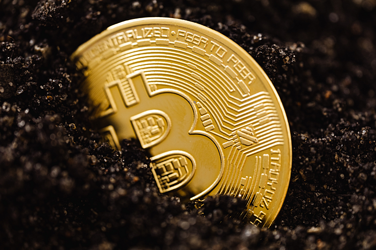 Crypto has a narrative problem at a time when that matters most