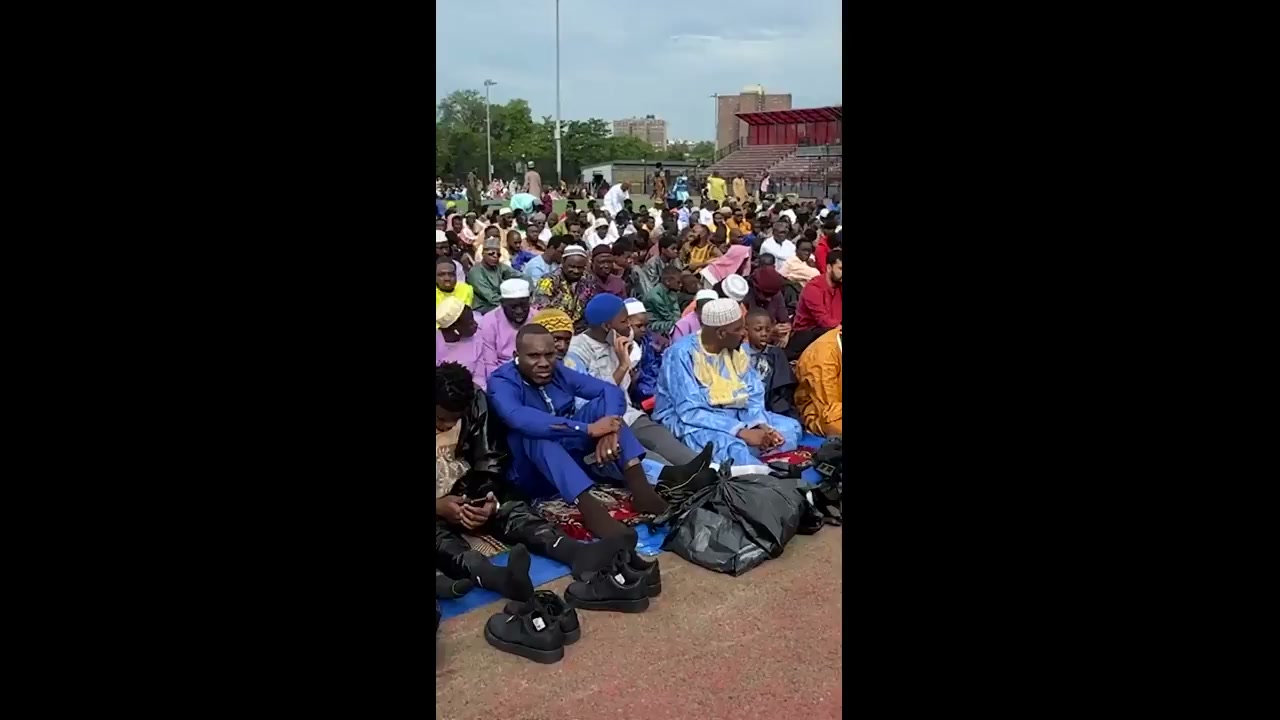 Mamdani celebrates Eid al-Adha in Arsenal FC thobe