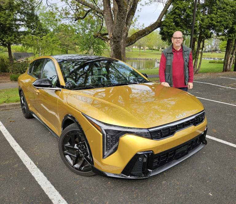 El nuevo K4 hatchback lleva a Kia por terrenos inestables