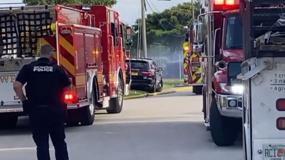 3 vehicles burn after boat-towing car catches fire in West Palm Beach