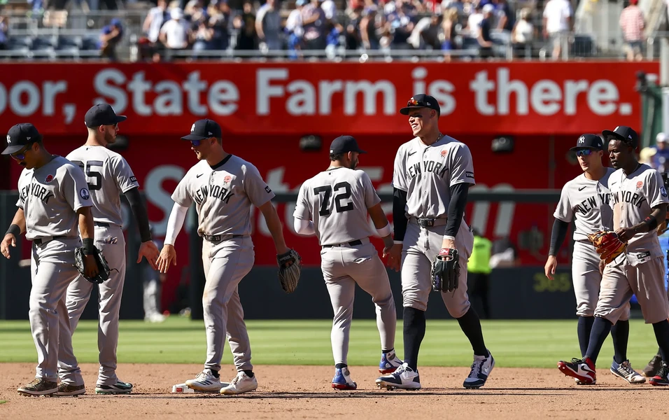 Yankees make history as all starters log multi-hit game in 15-1 win