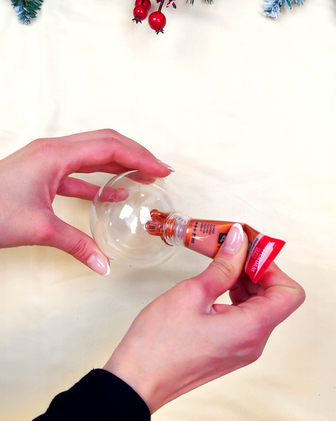 Shake up some festive sparkle with DIY bauble🎄