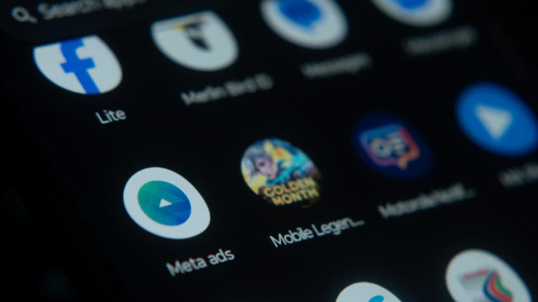 Some Samsung Galaxy phones quietly changed dark mode - here's how to fix it