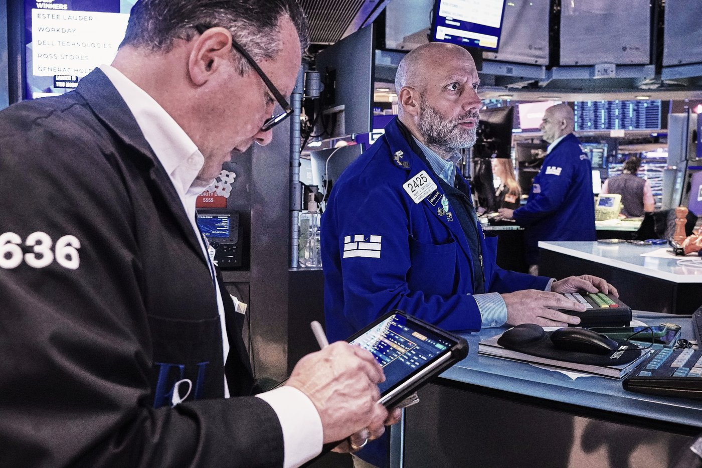 US stocks inch to more records after oil prices drop